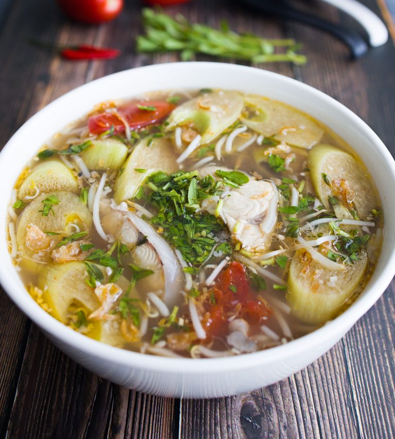 Canh Chua Ca Recipe - Vietnamese Sweet and Sour Fish Soup