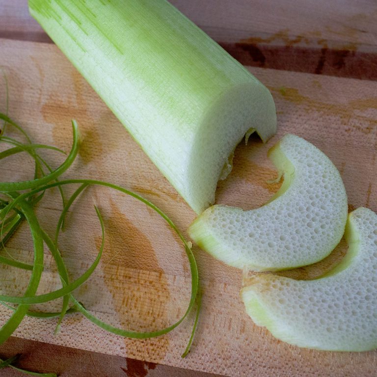 Canh Chua Ca Recipe - Vietnamese Sweet and Sour Fish Soup