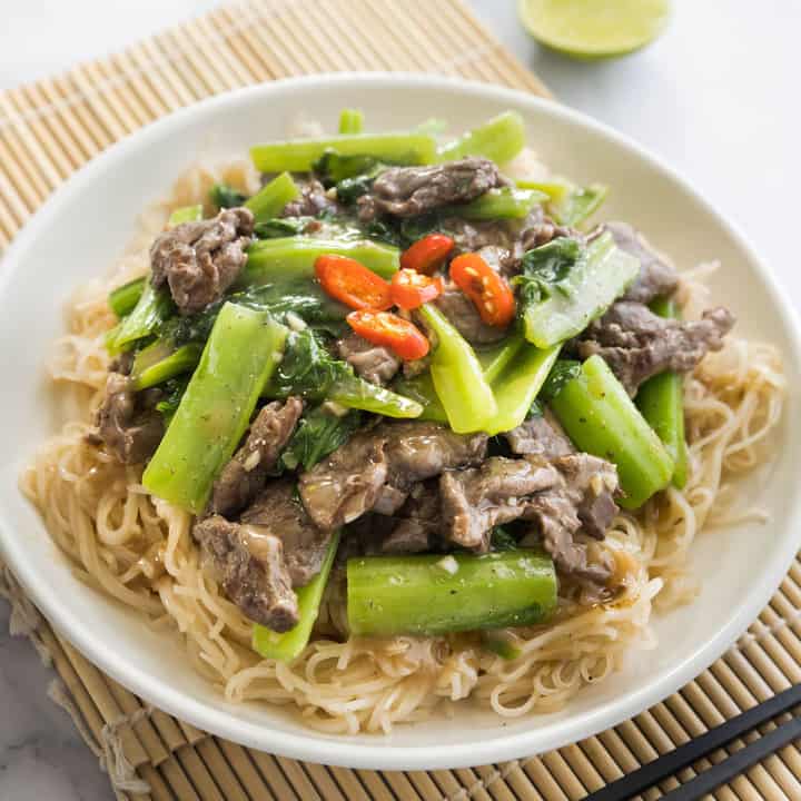 Hu Tieu Xao - Vietnamese Stir-Fried Flat Rice Noodles