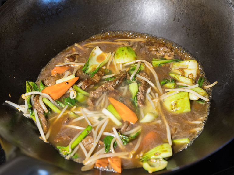 Hu Tieu Xao - Vietnamese Stir-Fried Flat Rice Noodles