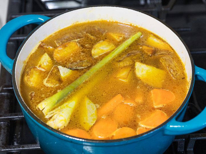 Vietnamese Chicken Curry Recipe (Ca Ri Ga)