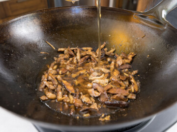 Taiwanese Sticky Rice - You Fan 油飯 (Oil Rice)